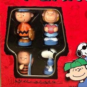 Peanuts | Toys | Peanuts Chess Set Red Tin Hand Painted Sculpted | Poshmark